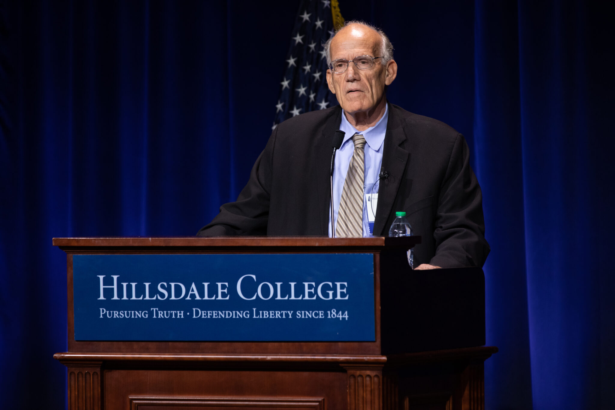 Victor Davis Hanson named commencement speaker - Hillsdale Collegian